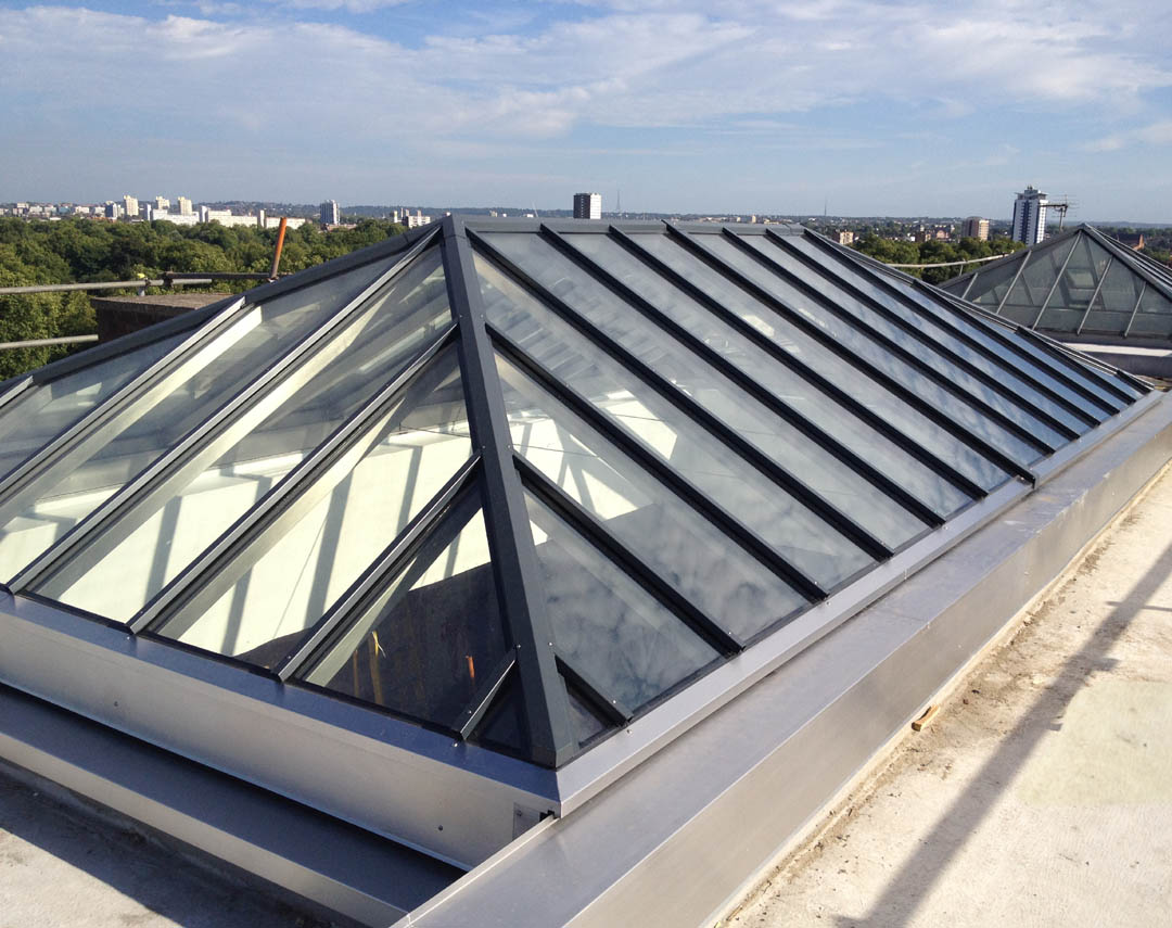 retractable pitched roof over pool - meia - Moving Elements in Architecture