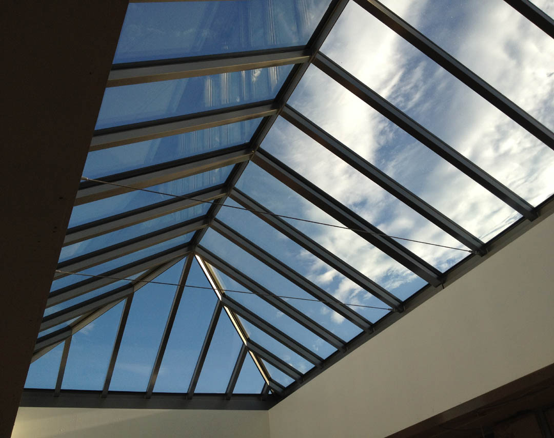 retractable pitched roof over pool - meia - Moving Elements in Architecture