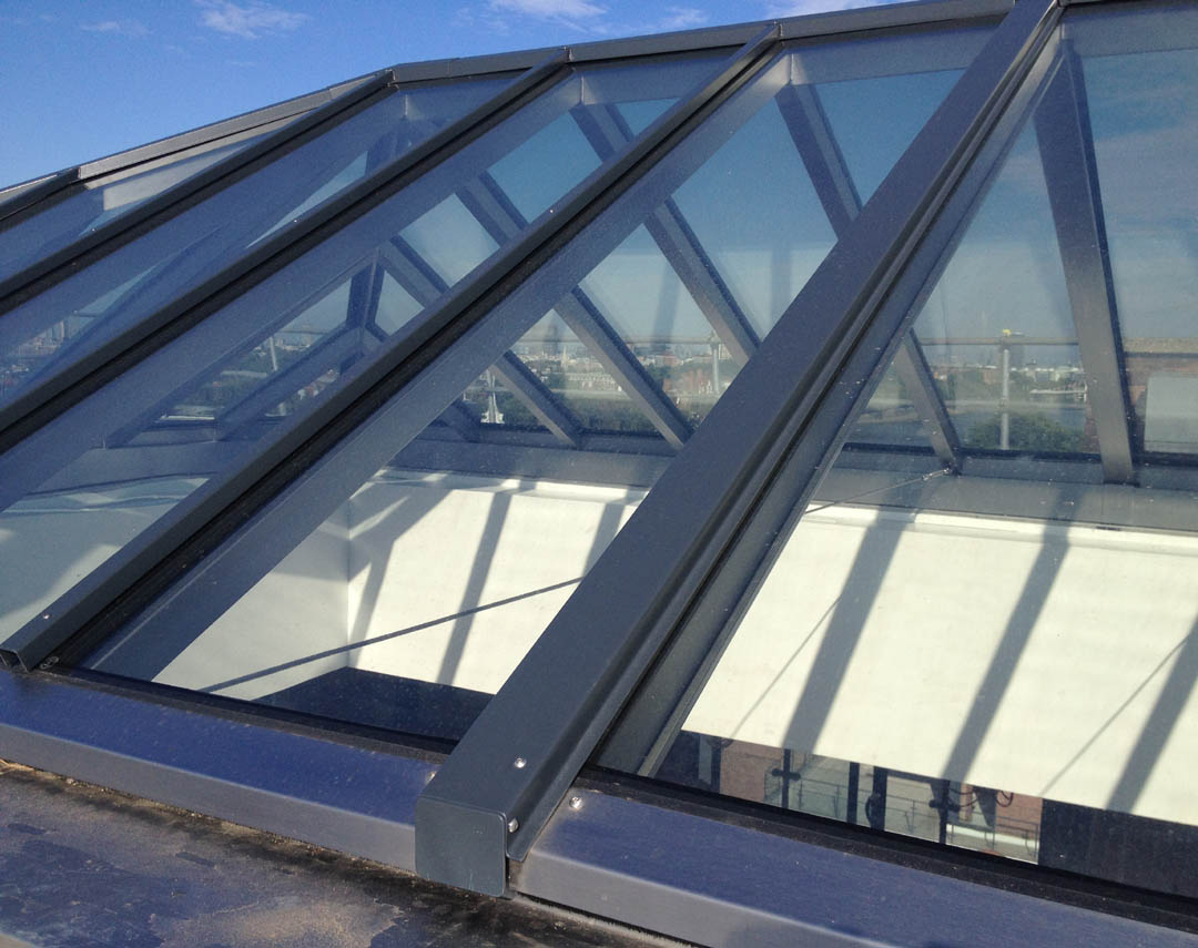 retractable pitched roof over pool - meia - Moving Elements in Architecture