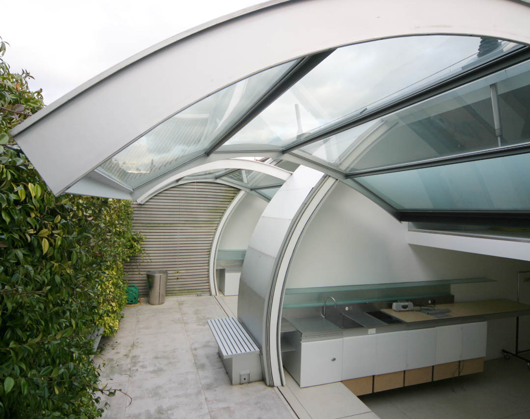 hydraulic gull wing doors - meia - Moving Elements in Architecture