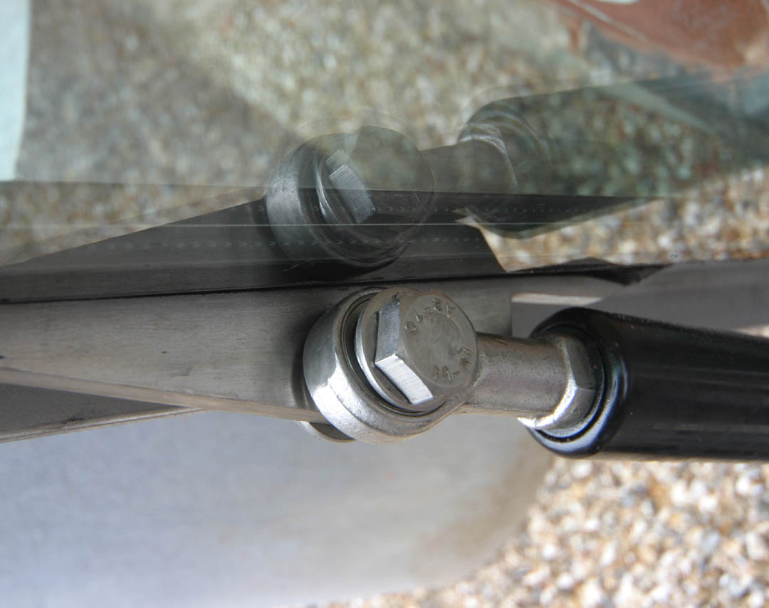 opening hinged escape rooflight | meia – Moving Elements in Architecture