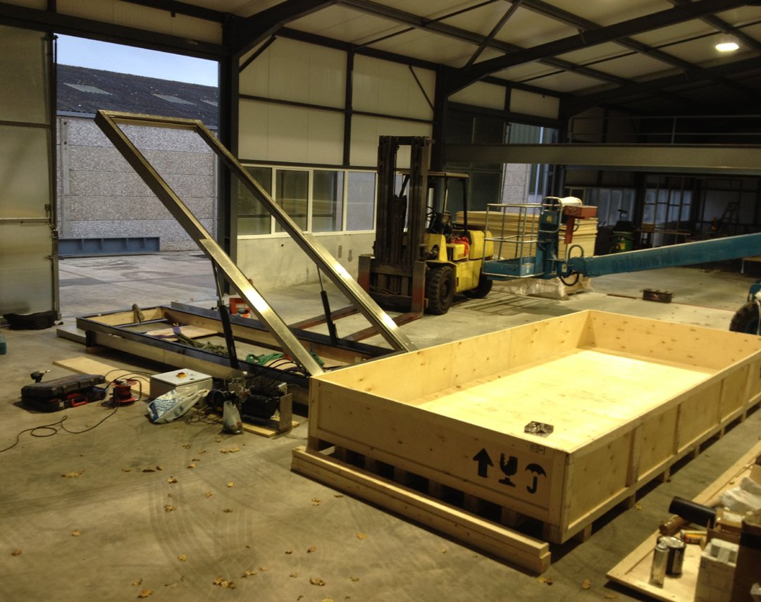 hydraulic hinged roof access - meia - Moving Elements in Architecture