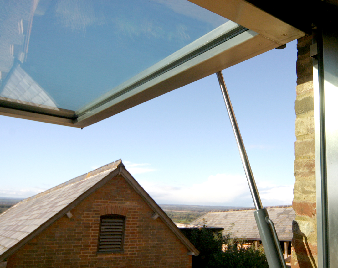 hinged opening glass wall | meia – Moving Elements in Architecture