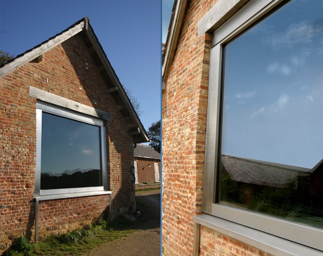 hinged opening glass wall - meia - Moving Elements in Architecture